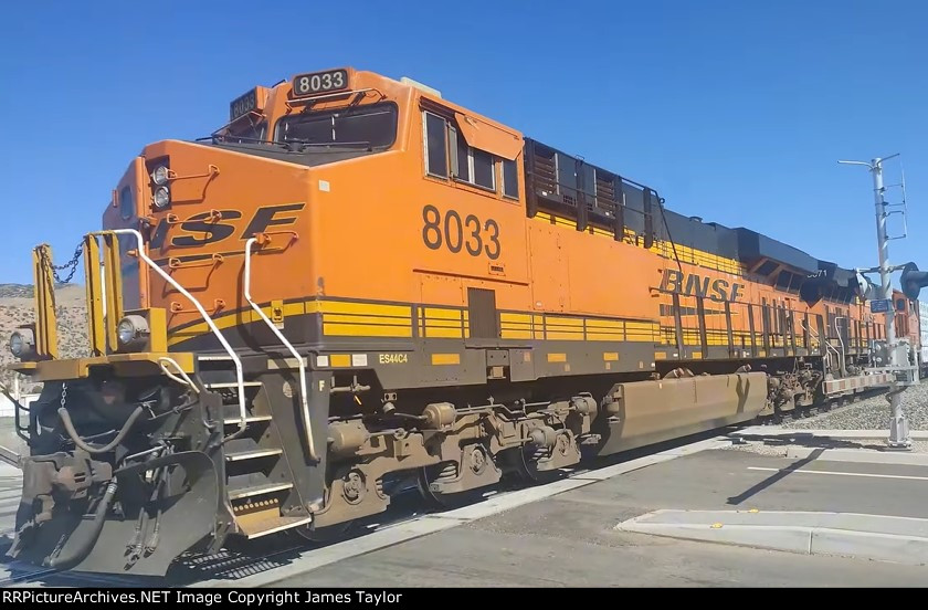 BNSF 8033